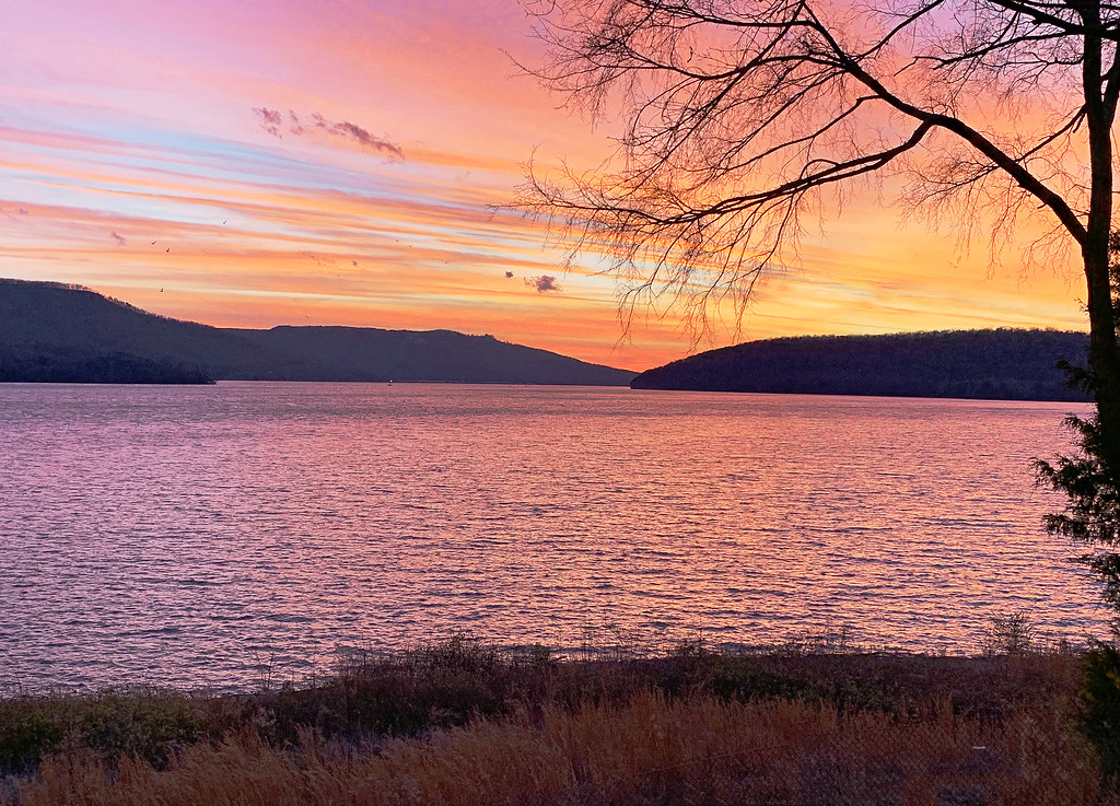Chattanooga Valentine's Day Cruises | Southern Belle Riverboat
